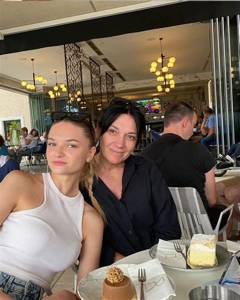 Galerie Finalistka Miss Vanessa Červová 20 Pronásledoval Nás