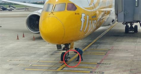 Scoot Plane Somehow Had A Missing Wheel While Landing In Taipei Goody Feed