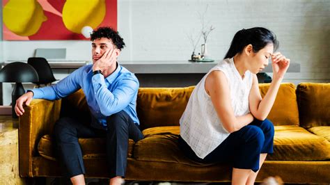 Subtle Behaviors That Mark The Beginning Of The End In A Relationship According To Psychology