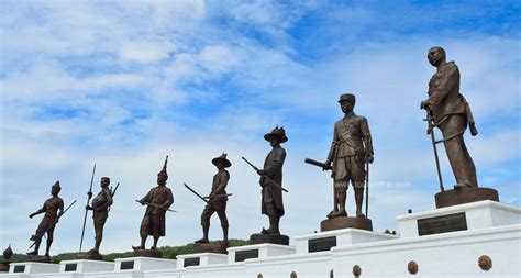 ชาติไทยมีมหาราชองค์ที่ ๘ แล้ว มหาบุรุษผู้เกิดสิ่งมหัศจรรย์ขึ้นหลายอย่างในพระชนม์ชีพ