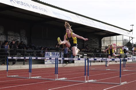 무료 이미지 소녀 선로 스포츠 소년 운영 휴양 점프하는 달리는 사람 벨기에 경쟁 팀 선수권 대회 고등학교 체육 실기 만나다 워털루 스프린트