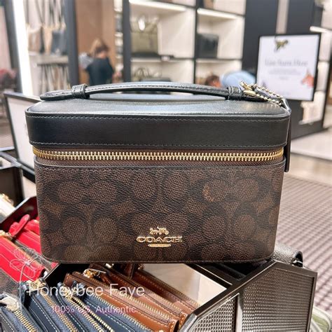 Coach Cosmetic Case In Signature Canvas Cw728 Grailed