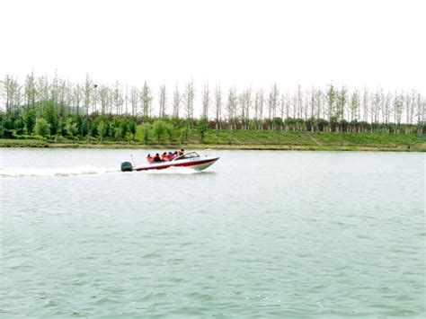 人间四月天，相约大沙河，乘画舫游船，赏美丽春景！ 焦作大沙河生态公园