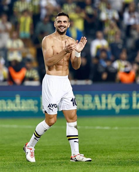 ドゥシャン・タディッチさんのインスタグラム写真 ドゥシャン・タディッチinstagram 「burası Kadıköy Burdan çıkış Yok Bir Sonraki