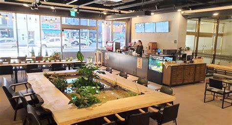 호텔인터내셔널 창원 가격대비 보다 넓은 객실 제공과 투숙객 사우나 헬스장 무료 이용 가능 커피숍and갤러리