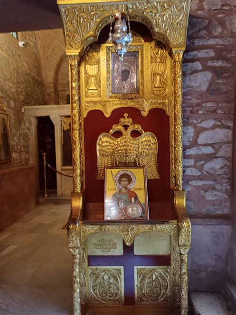 Богом благословен и срећан празник Светог великомученика Димитрија Солунског Александра Хајдуковић