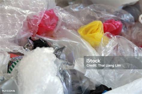 사용 된 비닐 봉지 배경의 힙 개념 문제 환경 오염 플라스틱 0명에 대한 스톡 사진 및 기타 이미지 0명 가득 찬 가방 Istock