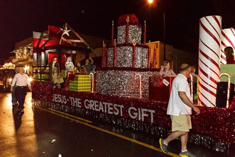 37 Parade Float Ideas Parade Float Christmas Parade Christmas