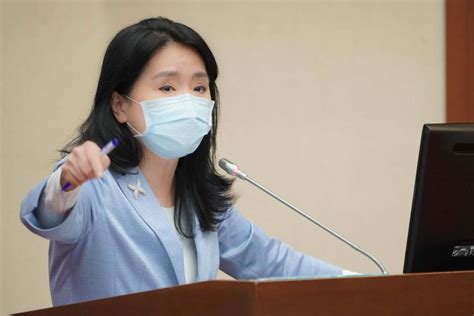 軍公教調薪仍擋不住物價飛漲 藍委籲：油電凍漲 調降電信費率 新頭殼 Line Today