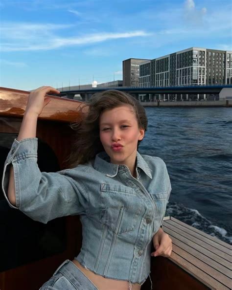 Анна Пересильд фото в купальнике