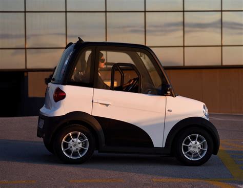 4x4 Electric Vehicle 2 Seater Electric Mini Car With Battery Charger