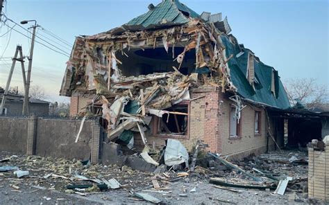 Росія завдала ракетного удару по Краматорську поранено 8 річного хлопчика портал новин Lb Ua