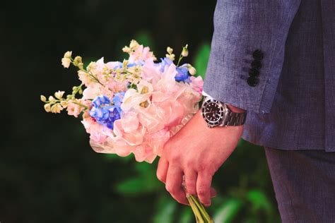 무료 이미지 손목 시계 남자 자연 분기 사진술 꽃잎 꽃 무늬의 애정 꽃다발 선물 장미 꽃 봄 녹색