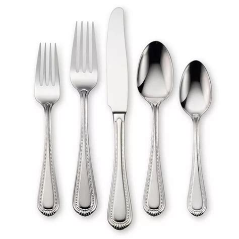 Oneida Countess 45 Pc Flatware Set