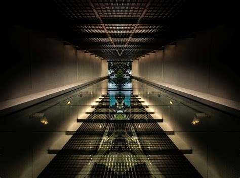 배경 화면 밤 추상 반사 대칭 저녁 다리 정경 윤곽 터널 지하철 하부 구조 빛 광각 기하학적 인