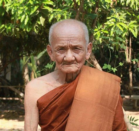 หลวงปู่หนูเพชร ปัญญาวุโธ พระอรหันต์ สายหลวงปู่มั่น Facebook