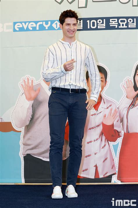 포토 어서와 한국은 처음이지 알베르토몬디 마음까지 한국인 같은 외국인