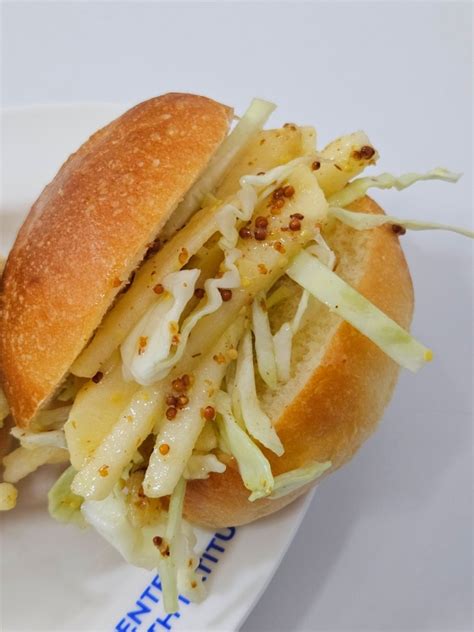 양배추 사과 샐러드 And 샐러드빵