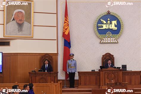 УИХ ын чуулганы нэгдсэн хуралдааны Их хуралдай танхимд Чингис хааны эш хөргийг заллаа