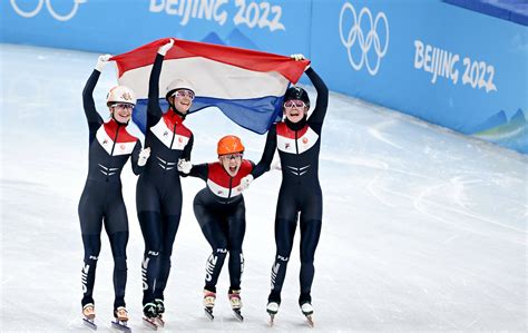 短道速滑女子3000米接力决赛荷兰队夺冠 短道3000米接力中国女队摘铜 短道速滑中国队再冲两金 中国短道速滑女子3000米接力摘铜