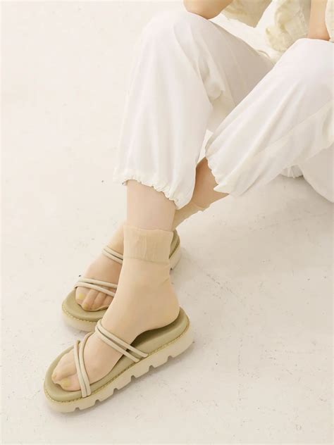 日本 Tabio 透明透明中筒襪 20 Beige 誠品線上