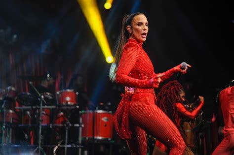 Ivete Sangalo Fala Sobre Anitta Eleger Sua Música Como Hit Do Carnaval