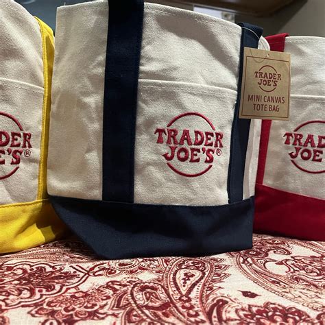 Trader Joes Mini Tote Bags Are Reselling For Hundreds 44 Off