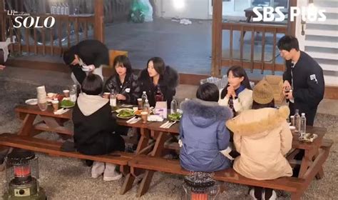 응 작업복을 입고 나온 나는솔로 출연자 네이버 블로그