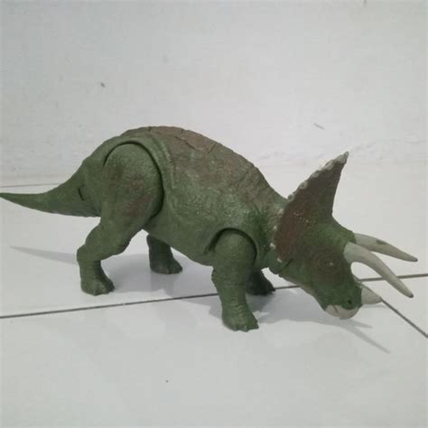 Jual Mattel Jurassic World Dino Rivals Dual Attack Triceratops