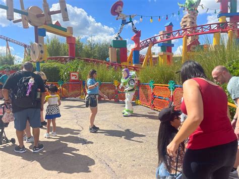 Photos Character Meet And Greets Return In Toy Story Land At Disney S