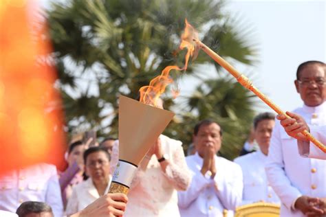 មកទស្សនាទិដ្ឋភាព ព្រះមហាក្សត្រកម្ពុជា បានយាងព្រះរាជទានព្រះអគ្គីជ័យកីឡា ក្នុងខេត្តសៀមរាប