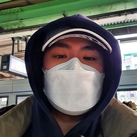 ㅁ ㅓ래 난 39살 이라고 말하고 다니는데