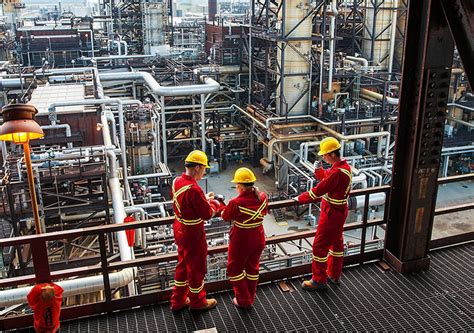 Shell To Convert German Refinery Into Lubricant Feedstock Facility By 2025