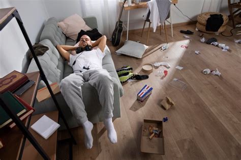 Clutter Is Quietly Killing Relationships Daily Base En