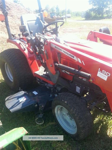 Massey Ferguson 1528 Tractor