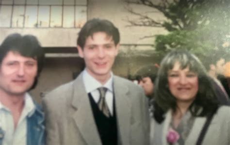 Ето ги Виктор Николаев и Мира Иванова като абитуриенти разликата е огромна СНИМКИ За Жената