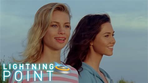 Lightning Point Alien Surfgirls S1 E1 Wipeout Youtube