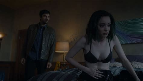 Emma Dumont Nude Pics Page 1