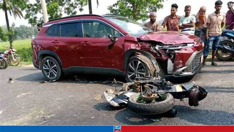 মোটরসাইকেলে ঘুরতে বের হয়ে প্রাণ গেল দুই বন্ধুর