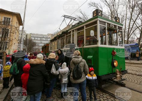 Коледен ретро трамвай ще се движи в София от днес Утро