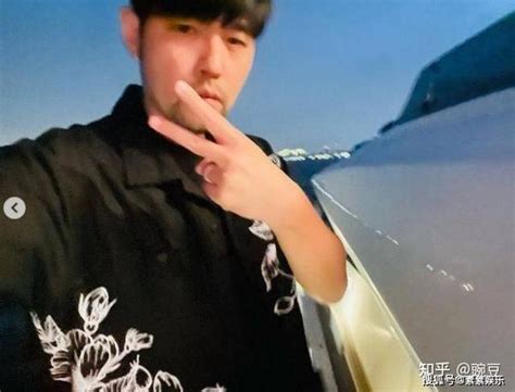 周杰伦在豪华游艇上自拍，昆凌一家人和大妮也分享美照 知乎