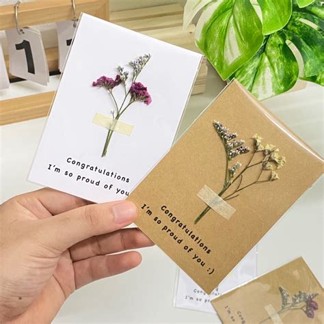 🌷การ์ดดอกไม้แห้ง ของขวัญปัจฉิม Congratulations รับปริญญา Shopee Thailand