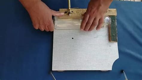 как обрезать стеклянную бутылку в домашних условиях и сделать бокал Смотреть онлайн в поиске