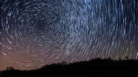 100个夏天｜家长组团带孩子上山看流星雨，下河摸鱼徒步森林吾乡与吾民 梨视频官网 Pear Video