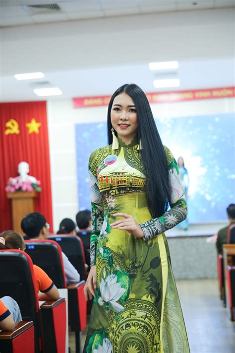 Dàn Người đẹp Miss Hutech 2021 Nền Nã đốn Tim” Khán Giả Trong Phần Thi Trang Phục Áo Dài