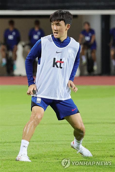 훈련하는 황인범 연합뉴스