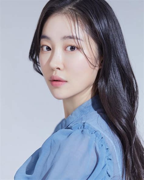 7 Foto Cantik Song Ji Woo Gebetan Top Bigbang Di Drakor Squid Game 2