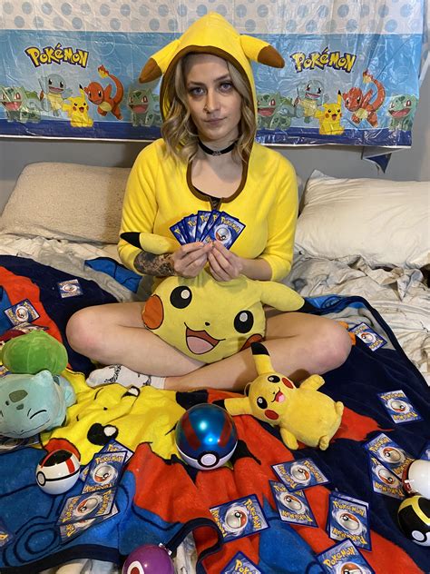 Do You Guys Want To Watch Me Stream Add My Twitch Amberluvxo 💖