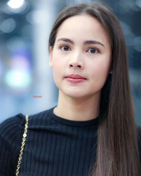 Yaya Sperbund Makeup