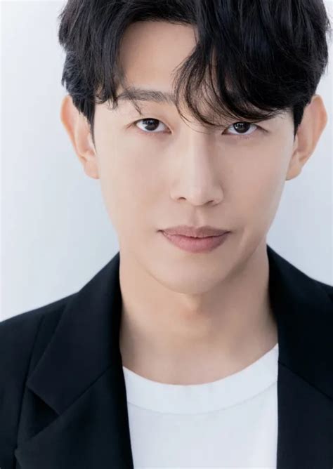 恭喜姜其永熬成男主新劇絕佳的解決士搭檔李智雅主演非常律師禹英禑後再演律師 KSD 韓星網 韓劇